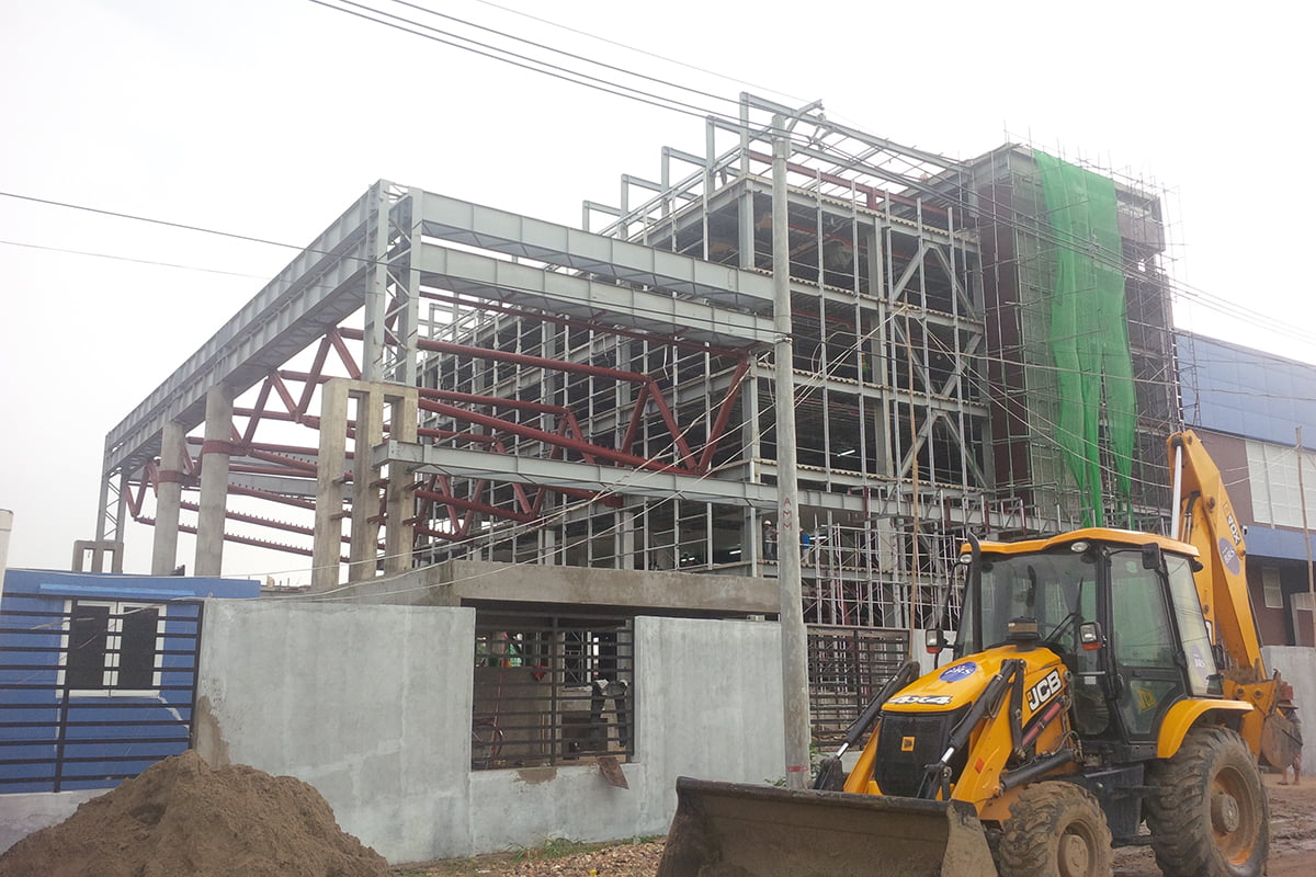 Mái che sảnh chính tòa nhà Pahtama Group 2025