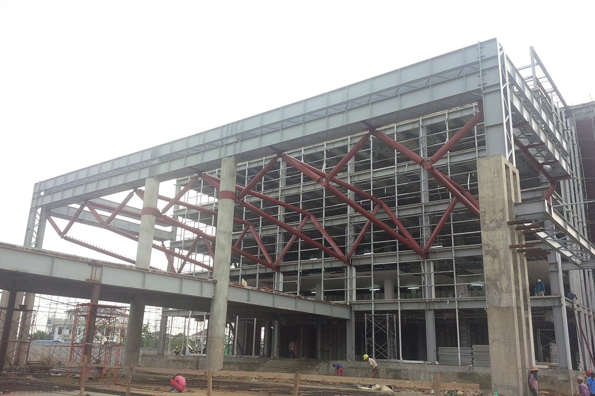 Mái che sảnh chính tòa nhà Pahtama Group 2025