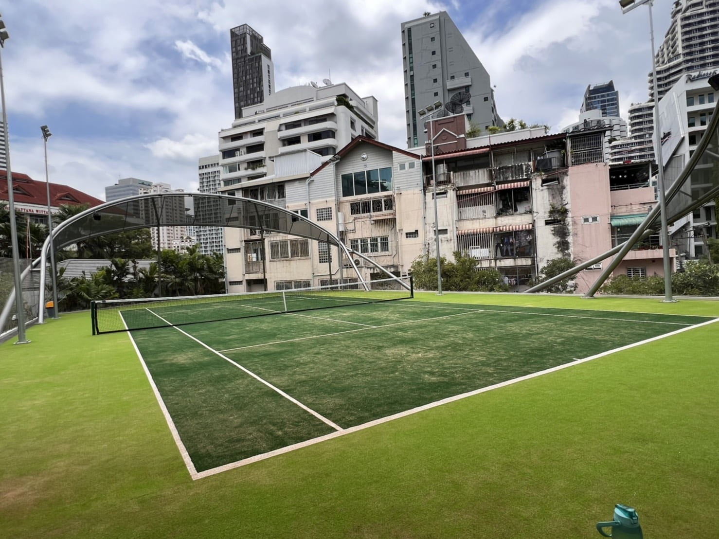 Thiết kế mái che sân tennis ấn tượng tại Lohia Soi 13 Tennis 2026