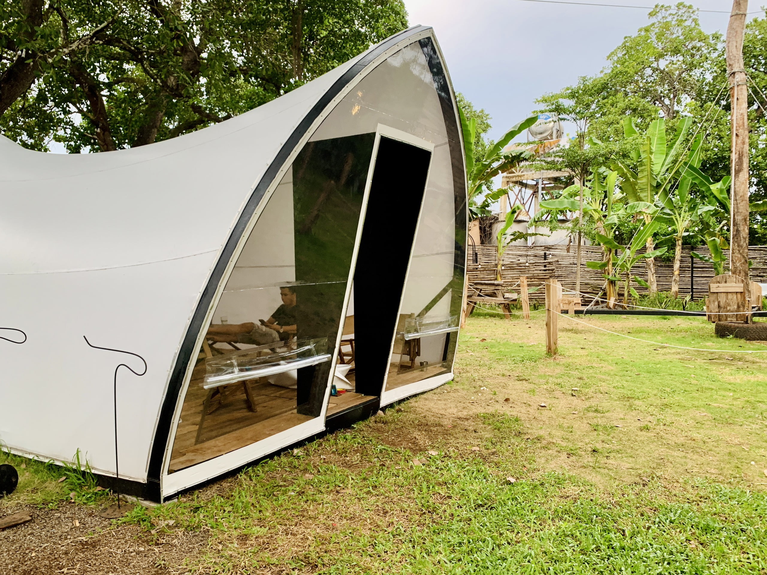 Mái che Yên Ngựa Flexiiform – Giải pháp hoàn hảo cho Camping Và Glamping - Flexiiform